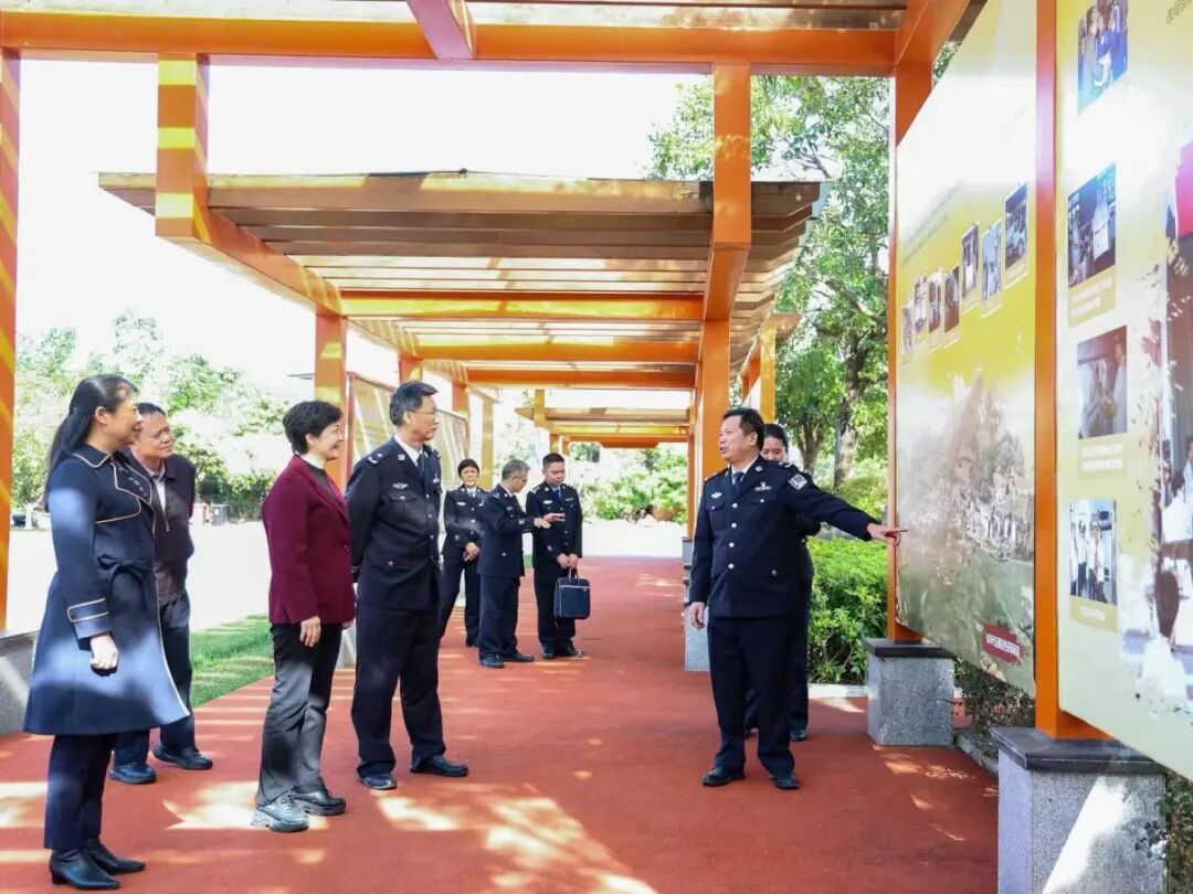 罗荣莉到钦州监狱调研指导工作 - 本局要闻 - 广西壮族自治区监狱管理局网站 - jyj.gxzf.gov.cn